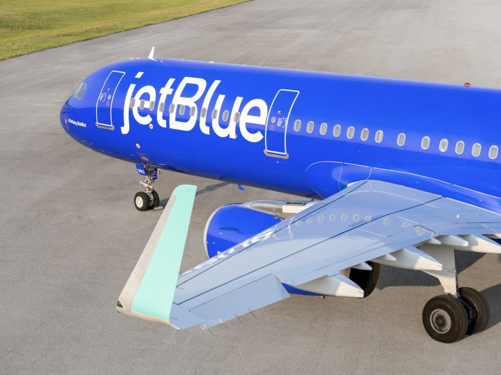 JetBlue Premier Card Review For 2026: Lounge Access, $300 TrueBlue ...