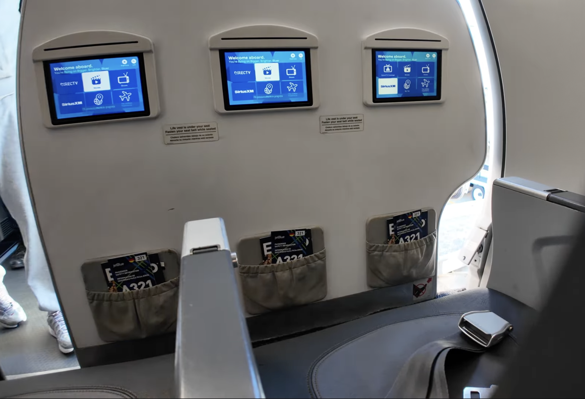 JetBlue Mosaic 3: How To Earn It, What You Get, And How To Redeem Move ...